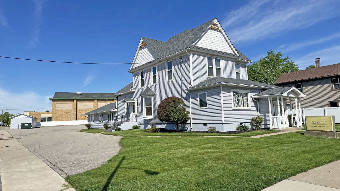 142 S Main St, Avilla, IN 46710 | Crexi.com