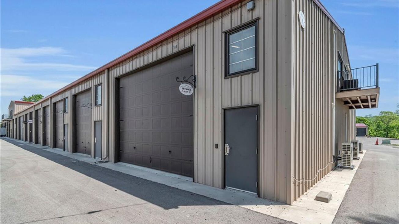 29230 W 83rd Street, De Soto, KS 66018 | Crexi.com