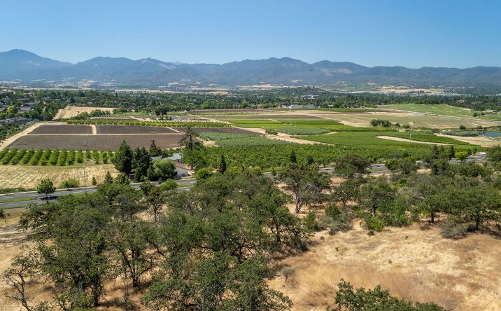 4195 RACHEL, Medford, OR 97504 | Crexi.com