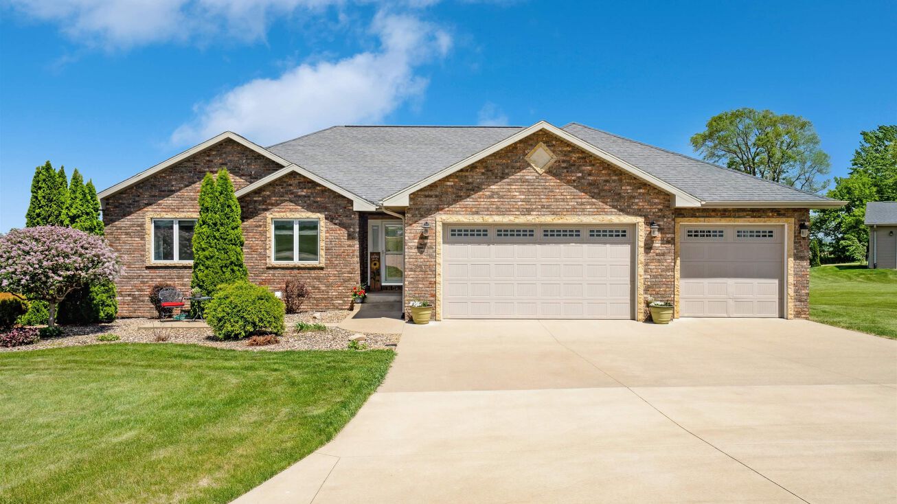 18910 Teddy Bear Court, Dubuque, IA 52002 | Crexi.com