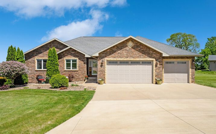 18910 Teddy Bear Court, Dubuque, IA 52002 | Crexi.com