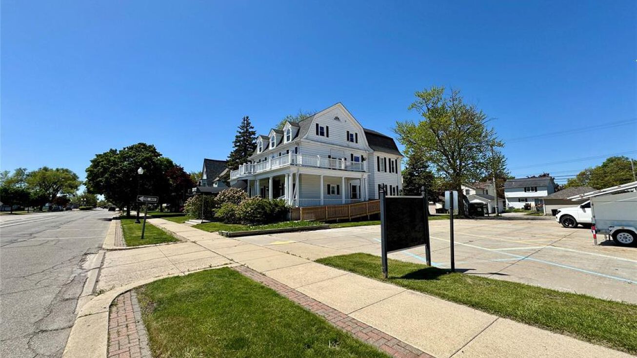 2156 W Jefferson Ave, Trenton, MI 48183 | Crexi.com