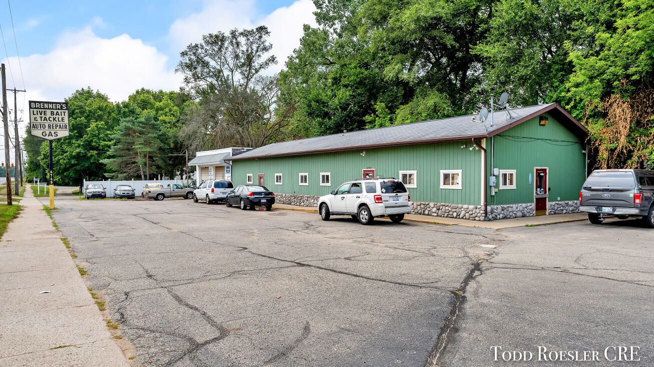 4765 West River Drive NE, Comstock Park, MI 49321 | Crexi.com