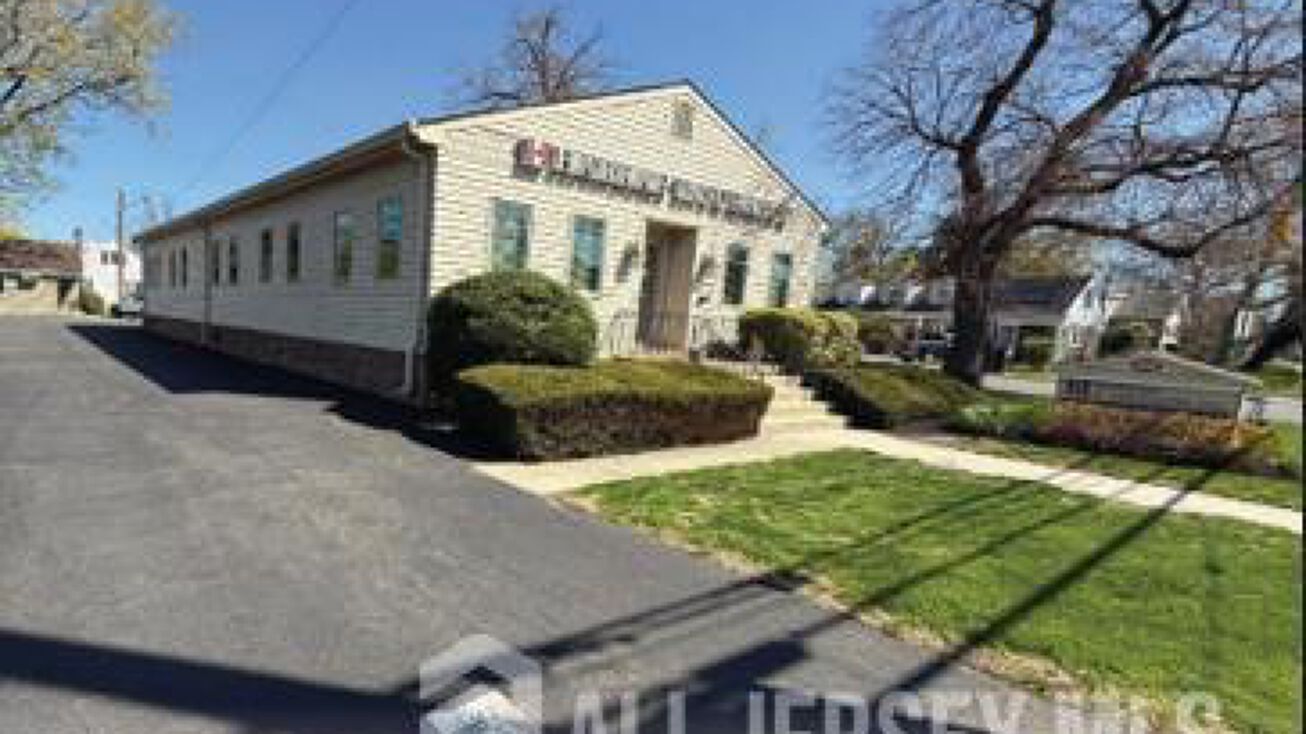 2426 Nottingham Way, Hamilton, NJ 08619 | Crexi.com