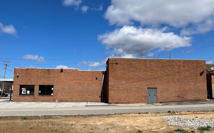 422 1st S ave, Nitro, WV 25143 | Crexi.com