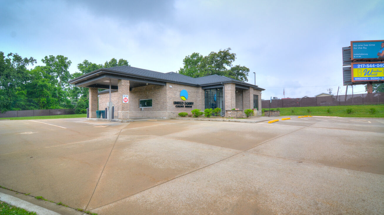 3695 E William Street Rd, Decatur, IL 62521 | Crexi.com