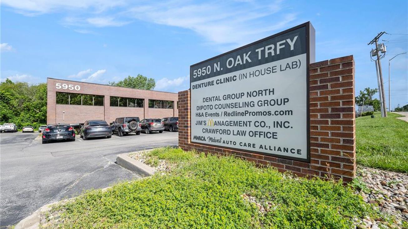 5950 N Oak Trafficway, Kansas City, MO 64118 | Crexi.com