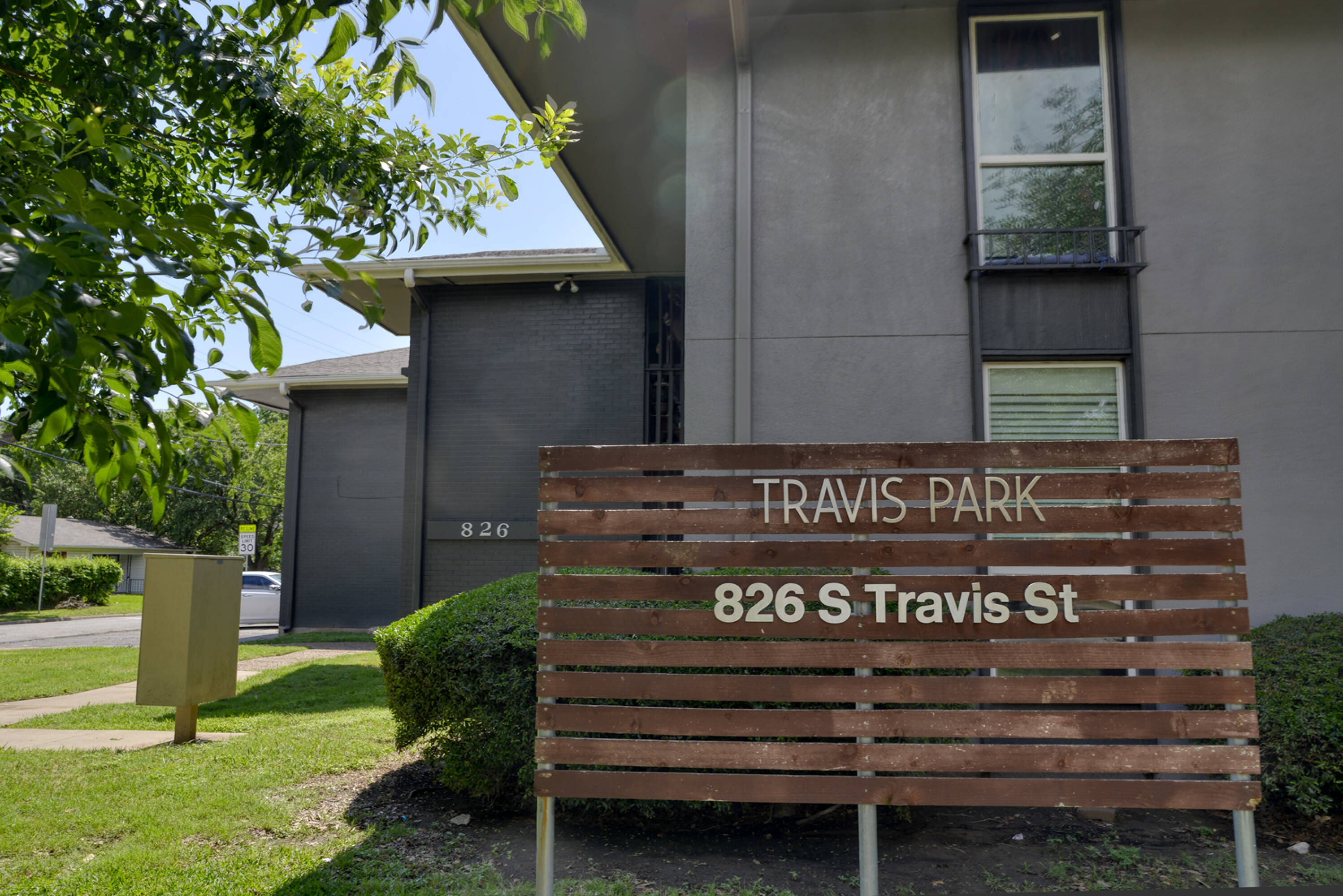 826 S Travis St, Sherman, TX 75090 | Crexi.com
