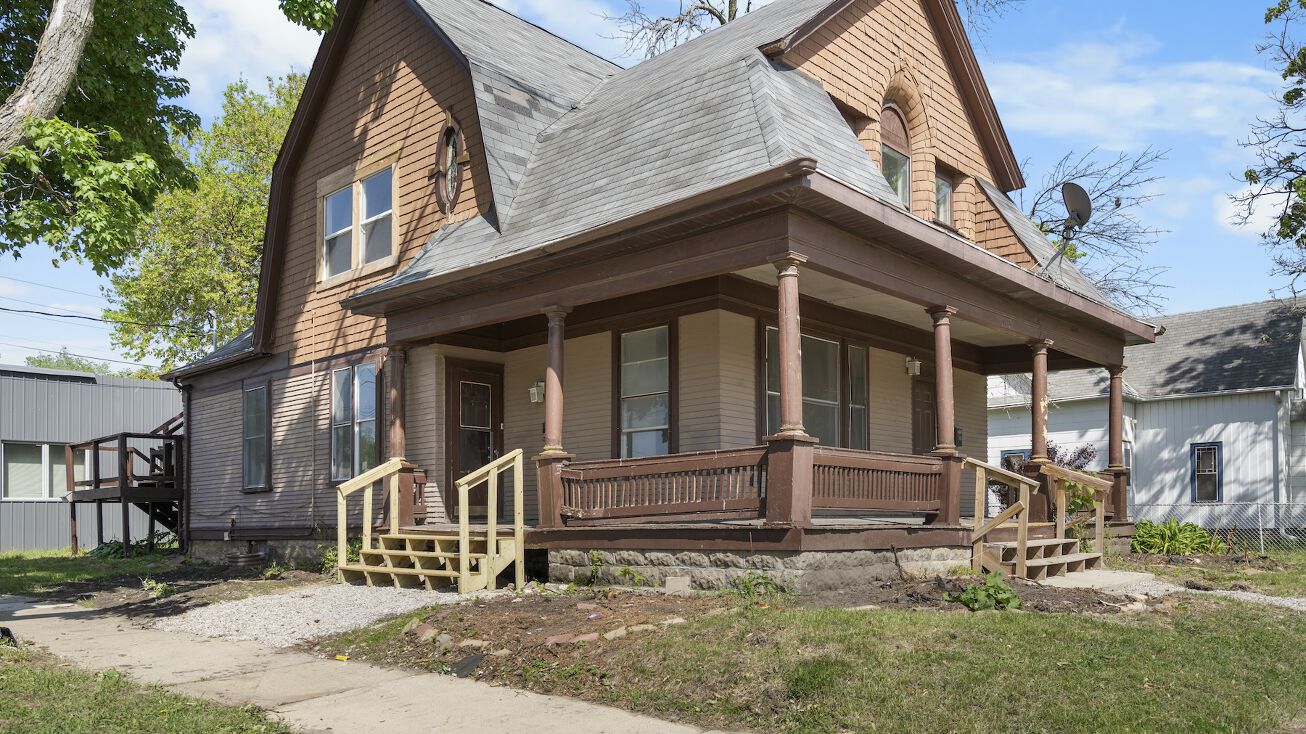 1103 Jefferson, Waterloo, IA 50702 | Crexi.com