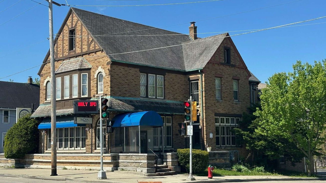 4301-4303 S Howell Ave, Milwaukee, WI 53207 | Crexi.com
