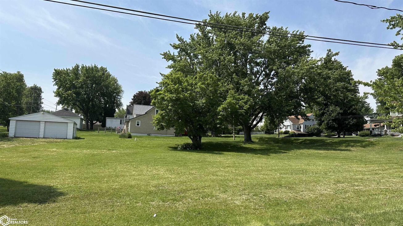 406 N Main Street, New Sharon, IA 50207 | Crexi.com