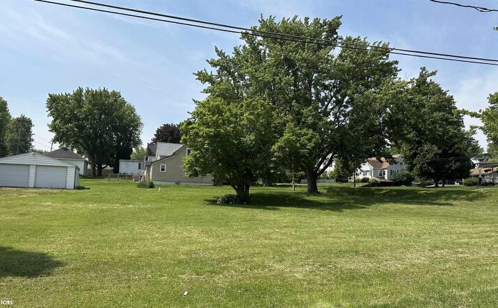 406 N Main Street, New Sharon, IA 50207 | Crexi.com