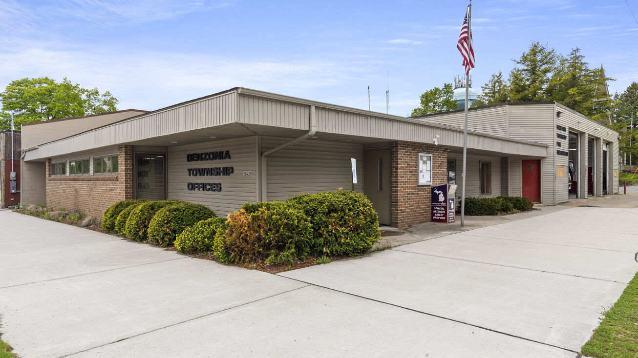 1020 Michigan Ave, Benzonia, MI 49616 | Crexi.com