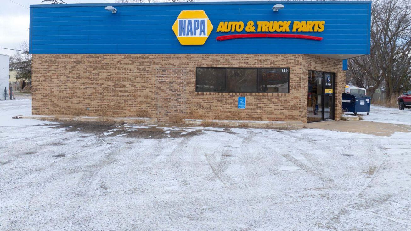 310 Hwy St W, Dodge Center, MN 55927 | Crexi.com