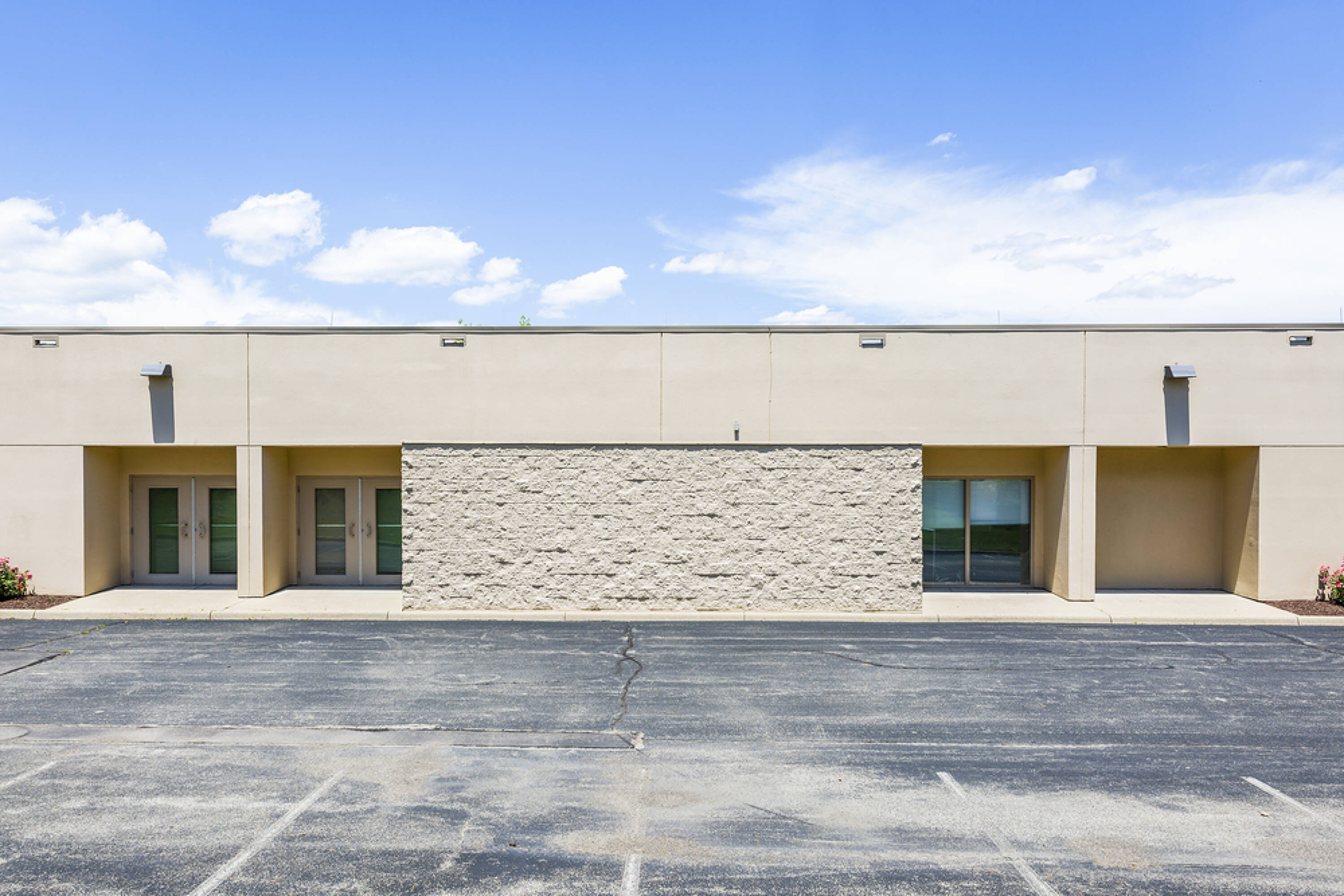1253 Kemper Meadow Dr, Cincinnati, OH 45240 | Crexi.com