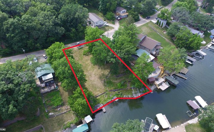 1059 Lakeshore Drive, Brooklyn, IA 52211 | Crexi.com