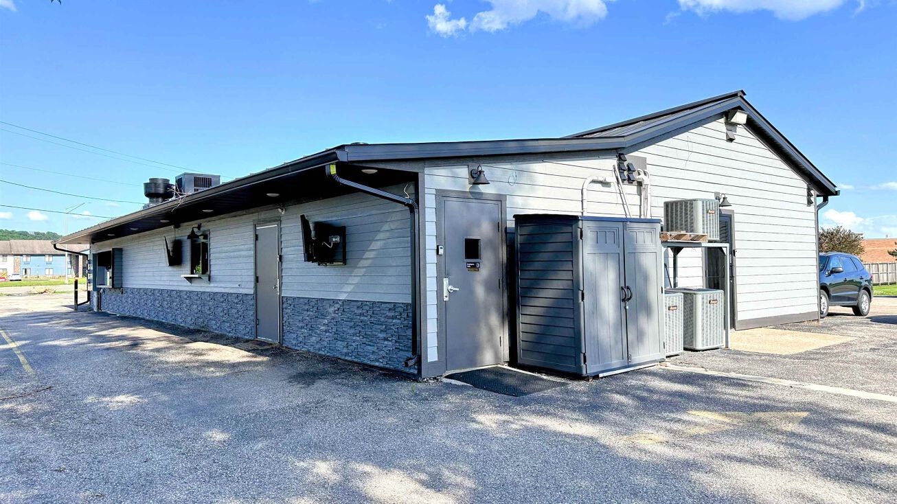 37505 HIGHWAY 18, Prairie Du Chien, WI 53821 | Crexi.com