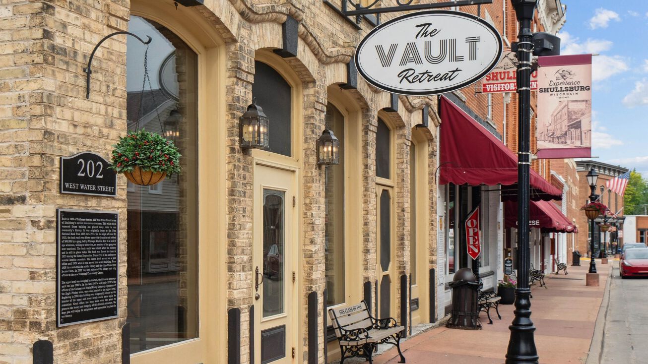 202 W Water, Shullsburg, WI 53586 | Crexi.com