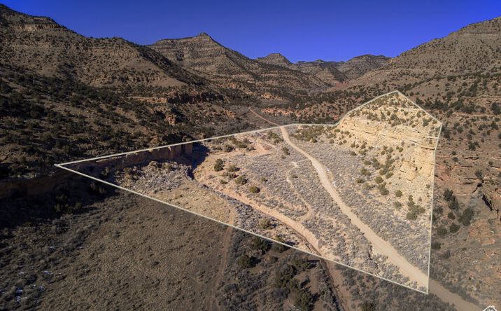 3366 N THOMPSON CANYON RD Thompson Springs UT 84540 APN: 04-0020-0017 ...