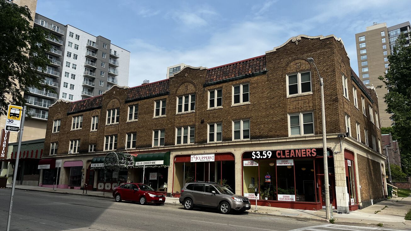 1800 N Farwell Ave, Milwaukee, WI 53202 | Crexi.com