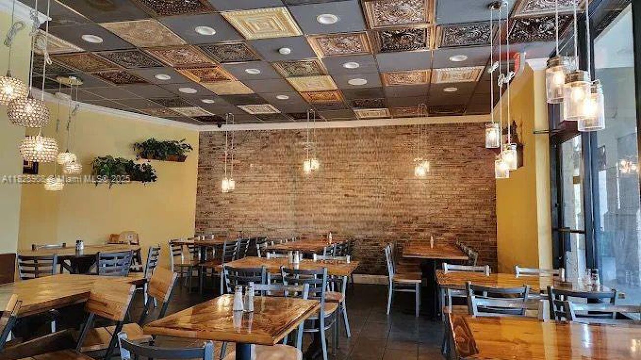 Italian Restaurant N. US-1, Jupiter, FL 33477 | Crexi.com
