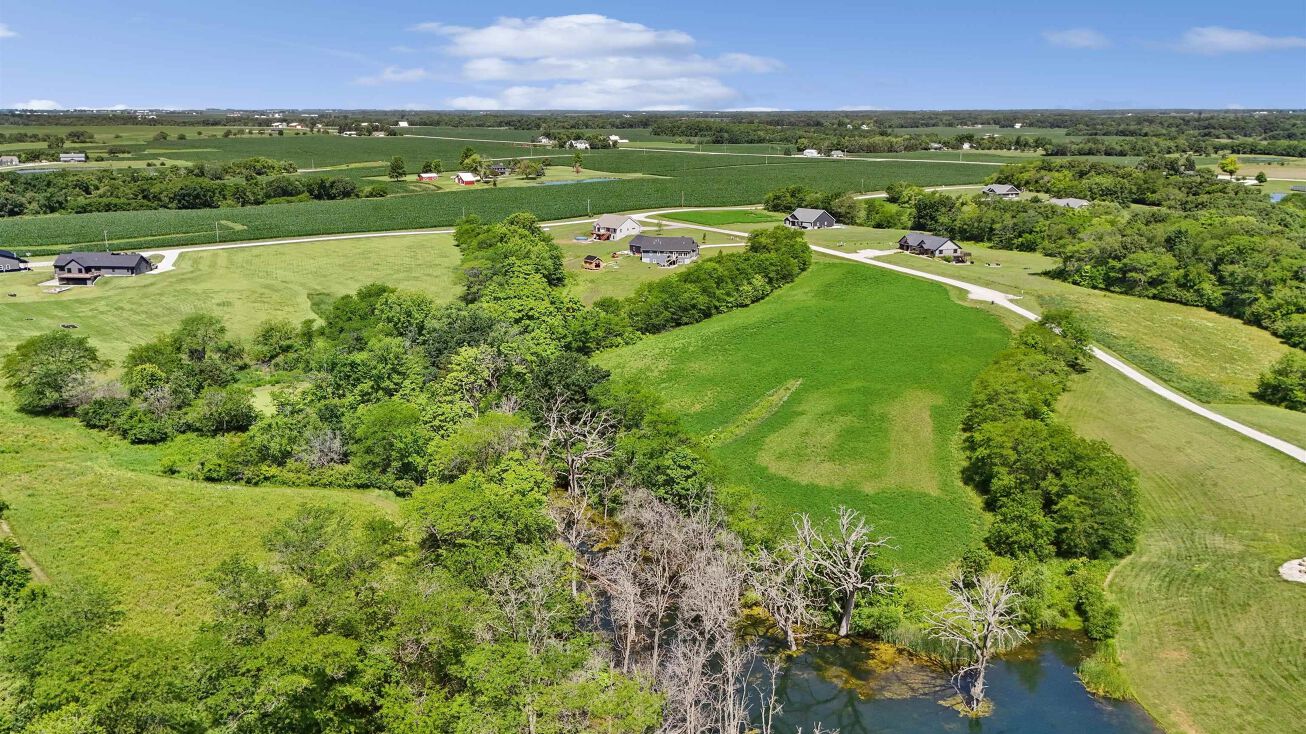 82 Nd Avenue, Mediapolis, IA 52637 | Crexi.com