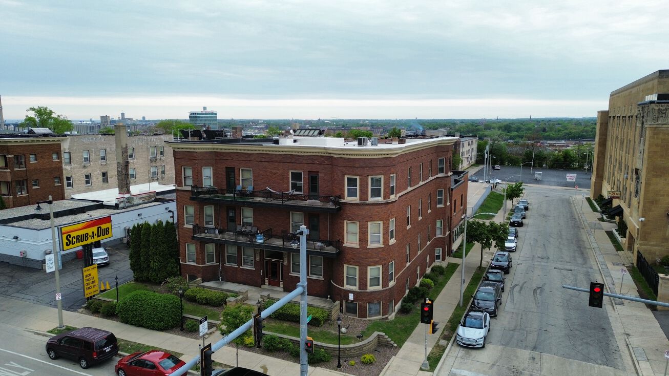 2335 W Wisconsin Ave, Milwaukee, WI 53233 | Crexi.com