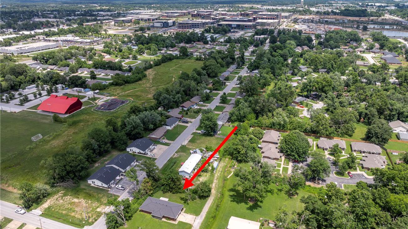 1011 SE C Street, Bentonville, AR 72712 | Crexi.com