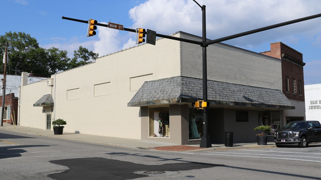 101 E Main St, Elkin, NC 28621 | Crexi.com