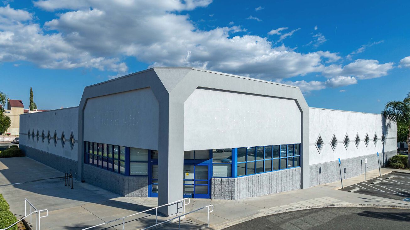 18444 Plummer St, Los Angeles, CA 91325 | Crexi.com