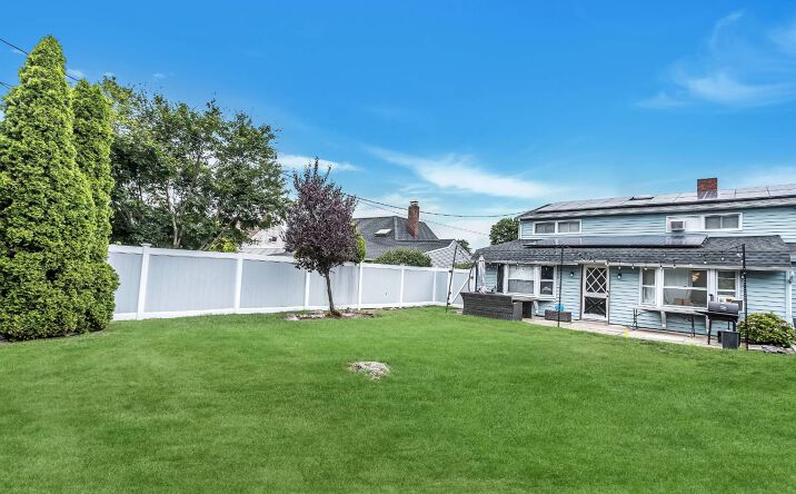 Hardy Lane, Westbury, NY 11590 | Crexi.com