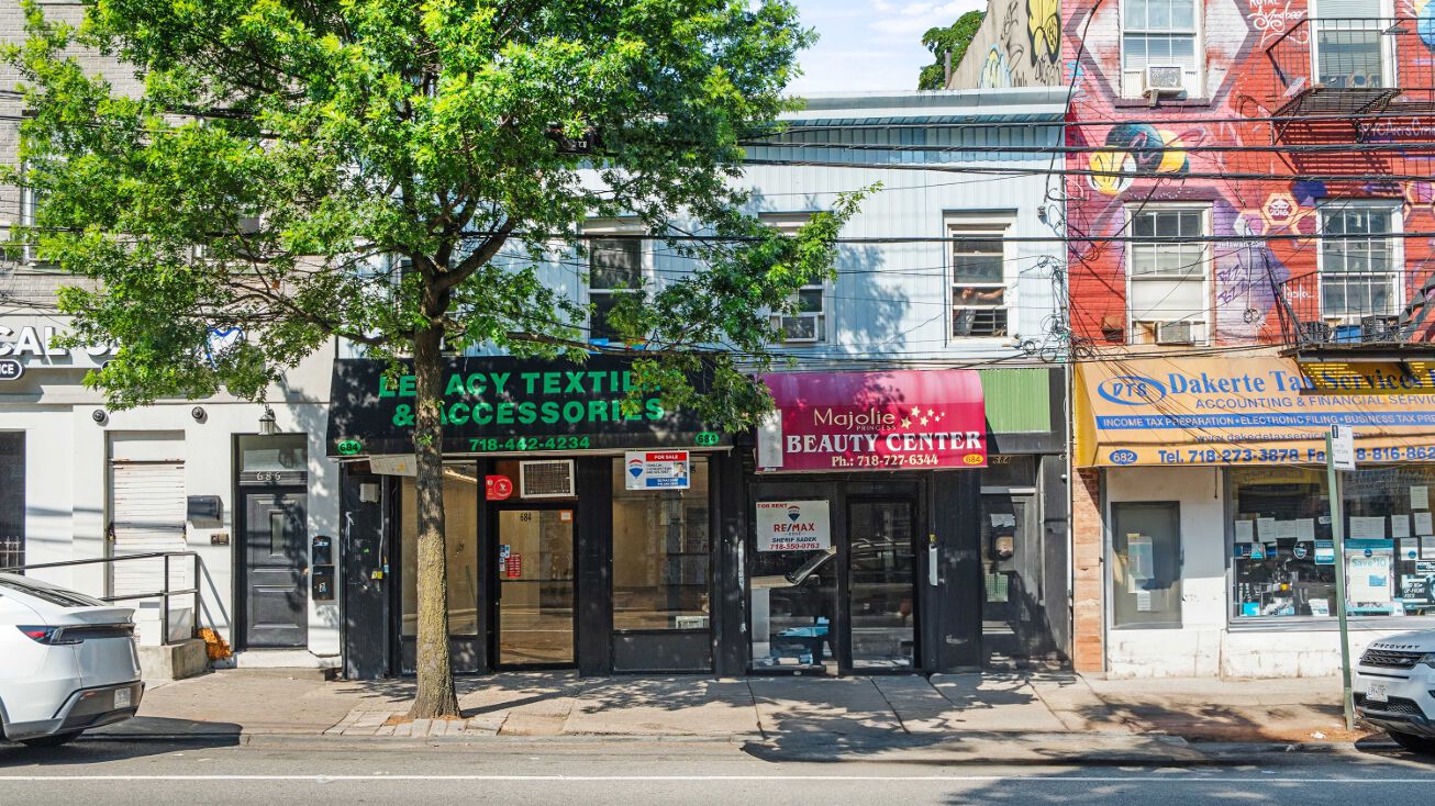 684 Bay St, Staten Island, NY 10304 | Crexi.com