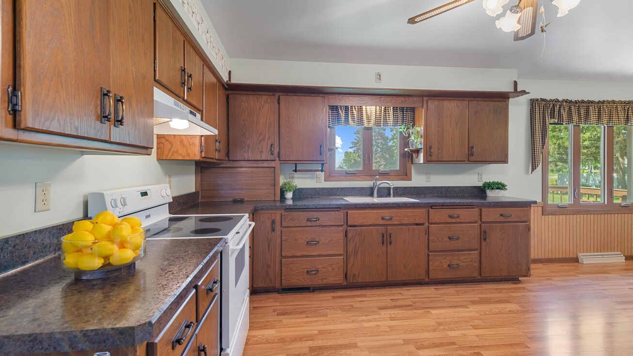 N5852 County Road DJ, Oak Grove, WI 53039 | Crexi.com