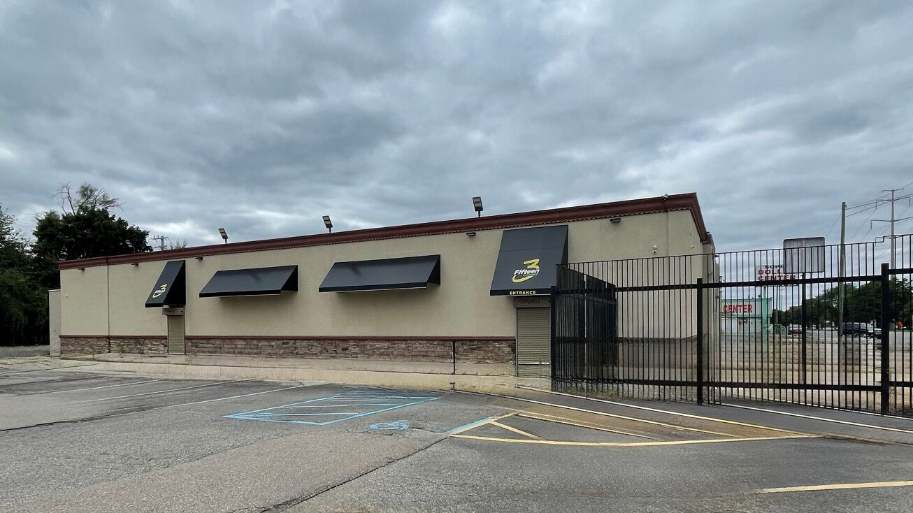 21221 Eight Mile W, Detroit, MI 48219 | Crexi.com