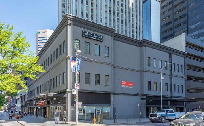 403 16th St Mall, Denver, CO 80202 | Crexi.com