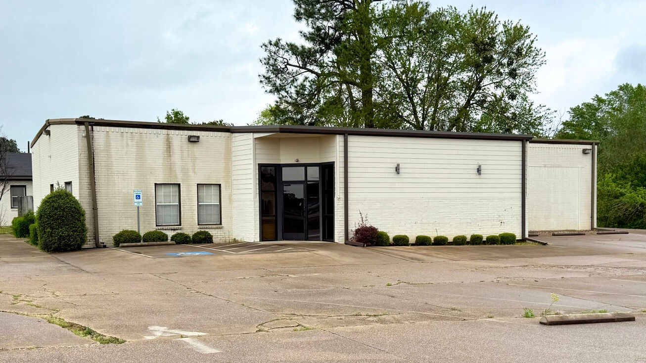 2416 S Main St, Lindale, TX 75771 | Crexi.com