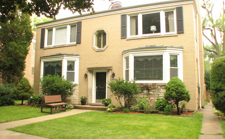 Robert Holstein - American International Realty | Crexi