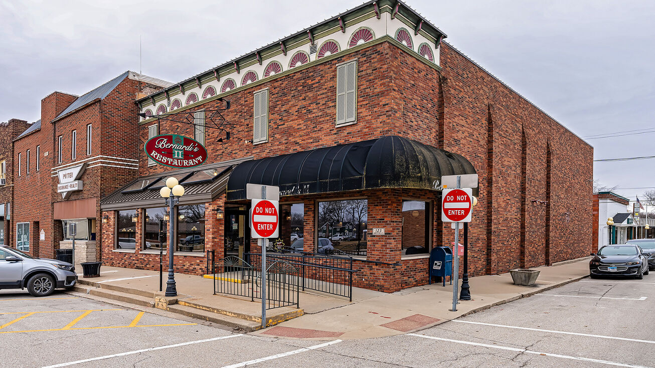 123 N Mill Street, Pontiac, IL 61764 | Crexi.com