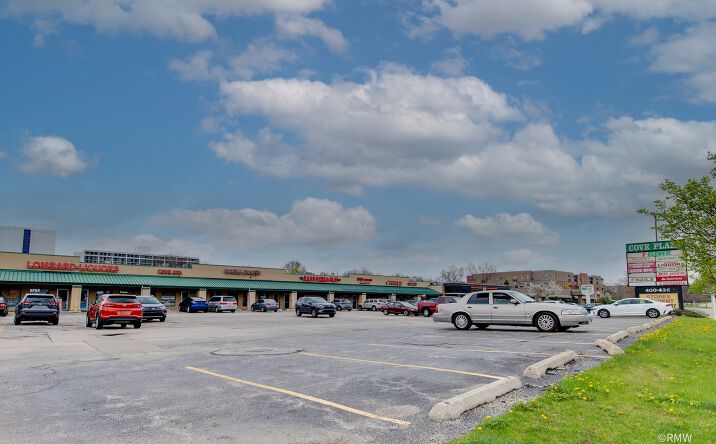 400 W 22ND ST # 36 Lombard IL 60148-4807 APN: 06-30-200-029 | Crexi.com