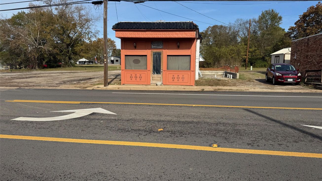 178 W Main St, Van, TX 75790 | Crexi.com