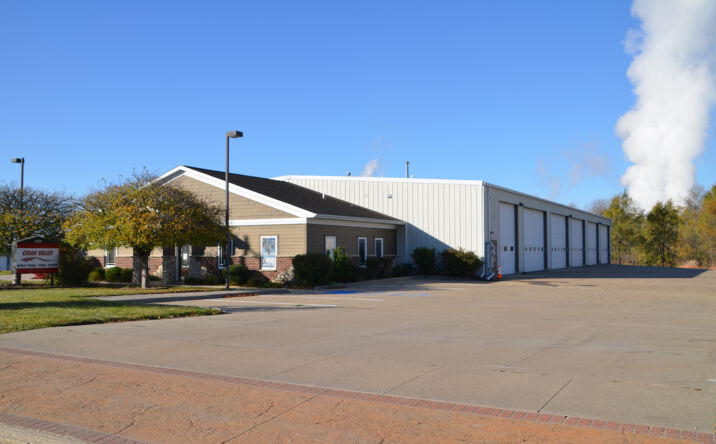 6100 7TH STREET CT SW Cedar Rapids IA 52404-7065 APN: 191710200800000 ...