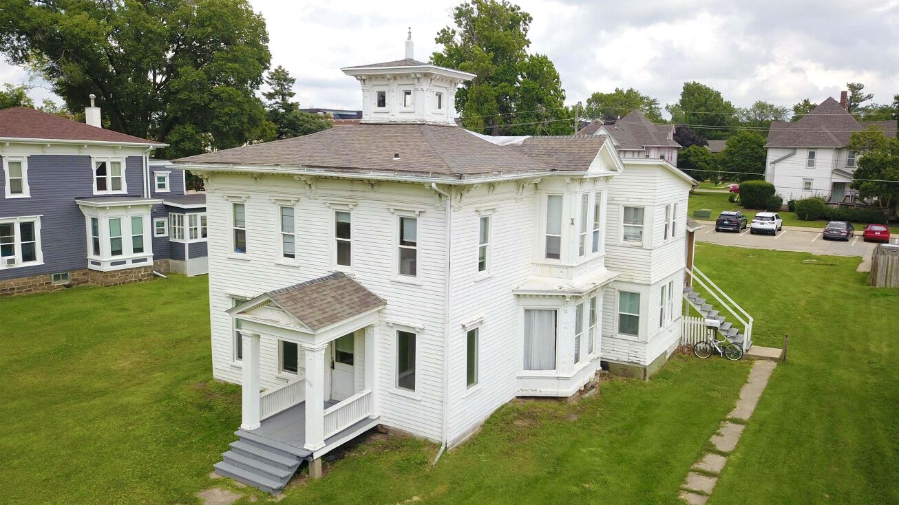 1126 Broad Street, Grinnell, IA 50112 | Crexi.com