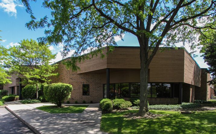 252 Chaddick Dr, Wheeling, IL 60090 | Crexi.com