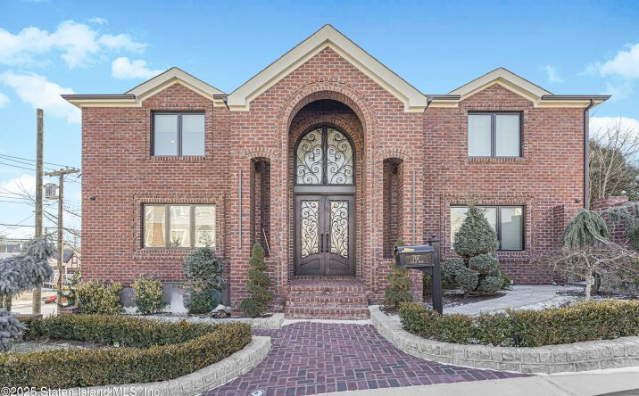 707 HYLAN BLVD Staten Island NY 10305-2016 APN: 5030410009 | Crexi.com