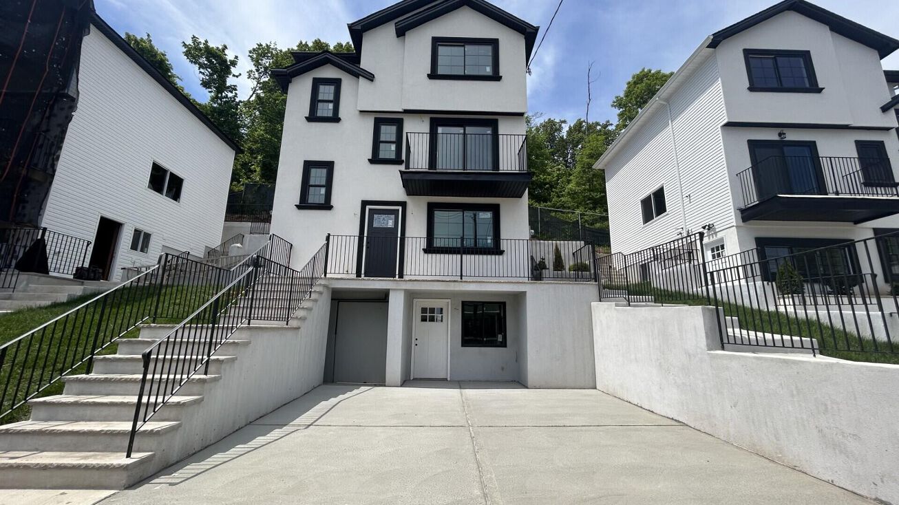 806 Van Duzer Street, Staten Island, NY 10304 | Crexi.com