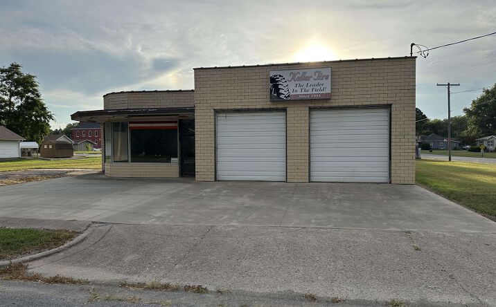 39 N WALNUT Street, Tamaroa, IL 62888 | Crexi.com