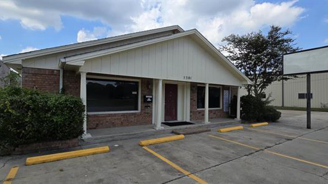 5301 39th St, Groves, TX 77619 | Crexi.com