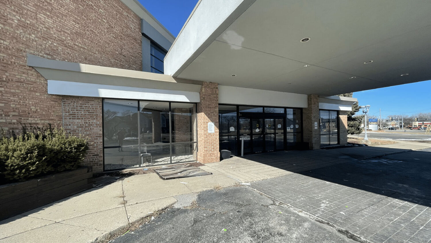 6331 South 13th Street, Milwaukee, WI 53221 | Crexi.com