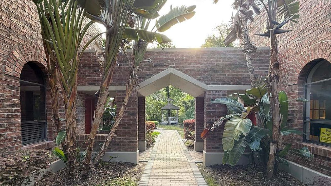 18115 US-41, Lutz, FL 33549 | Crexi.com