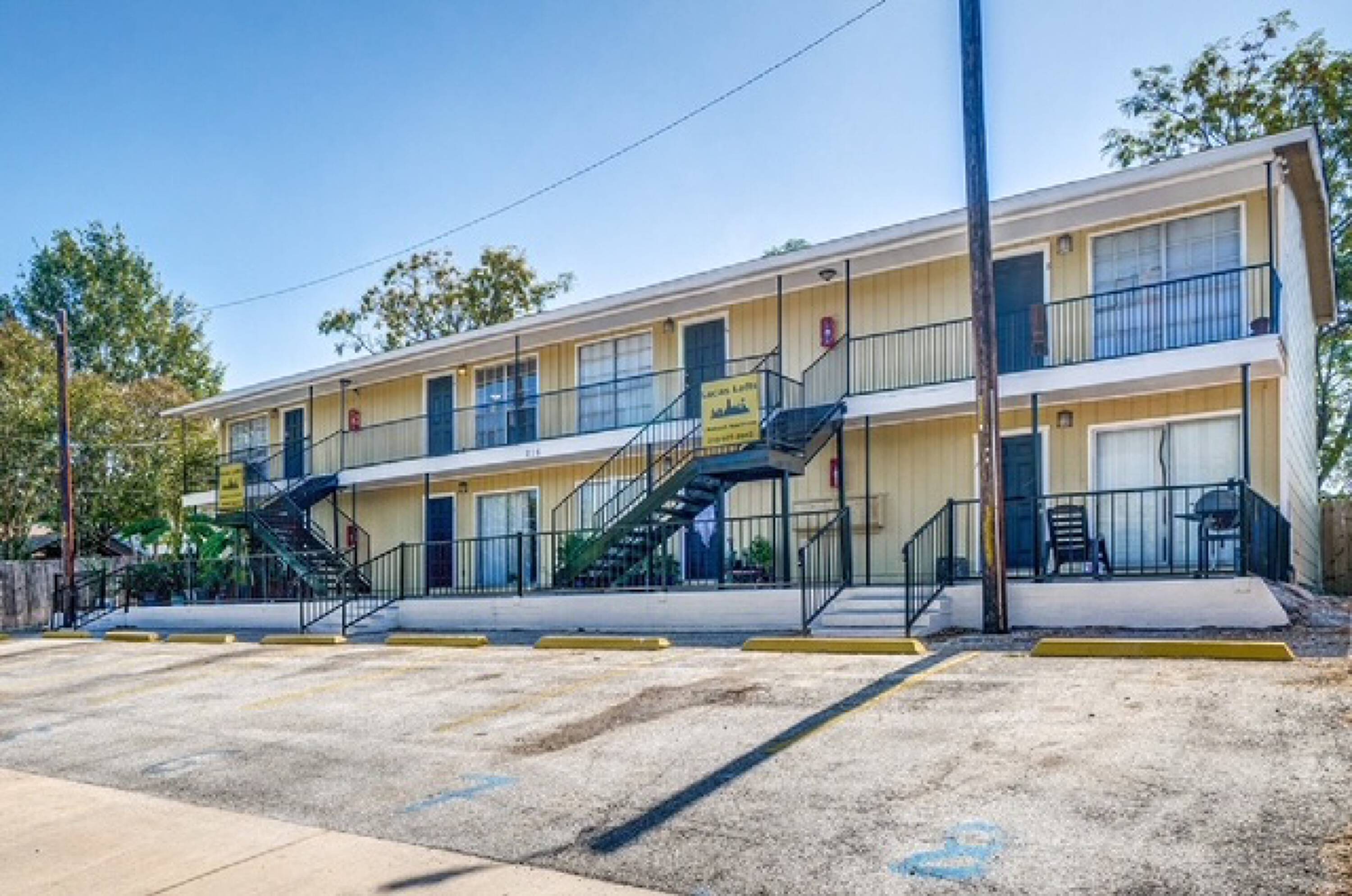 216 Lucas St., San Antonio, TX 78209 | Crexi.com